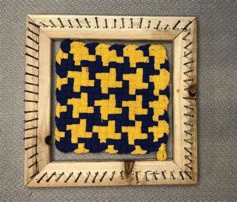 How To Make A Potholder On A Loom DIY Weaving Potholders Yarnhustler