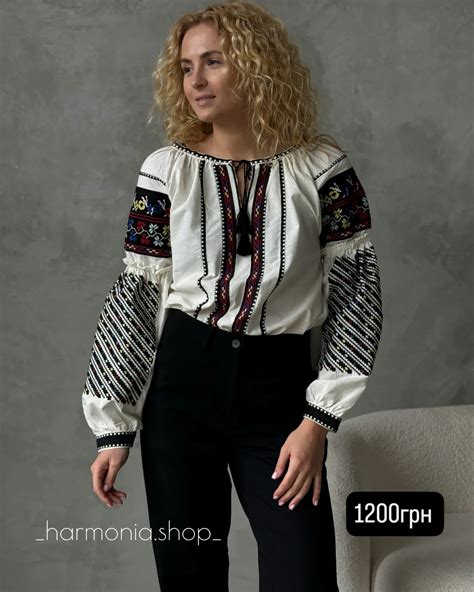 Вишиванка Вишиті сорочки Сукні Молодіжний одяг Твоє відображення вишито у візерунках