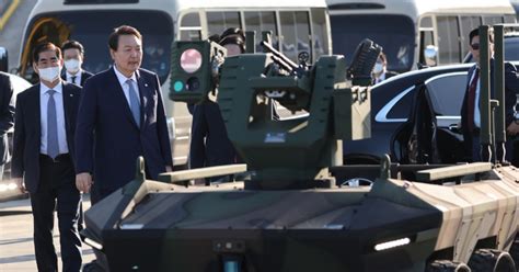 尹 한화에어로스페이스·현대로템 방문 세계 최고기술로 웅비