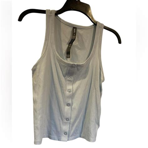 Vuori Tops Nwt Vuori Lux Racerback Tank White Size Xs Poshmark