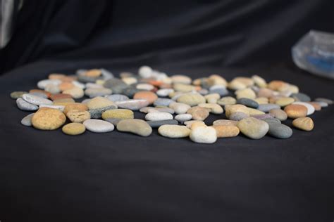 1 Pound Small Flat Rocks Under 1 Inch Round And Skinny Finger