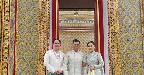 รวมรูปภาพของ จุ๊บแจง วิมลพันธ์ ควงแขนแฟนหนุ่มเข้าประตูวิวาห์ในวัย 53 ปี บรรยากาศอบอุ่นมาก รูป