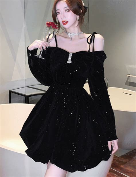 레드베리 겨울 신상 오프숄더 벨벳 리본 끈 나시 미니드레스 버블스커트 글리터 반짝이 20대 30대 연말 파티룩 크리스마스 무대 공연 러블리 퍼프소매 공주 빅사이즈 숏원피스