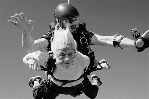 Dorothy Hoffner Nie żyje Niedawno 104 Latka Skoczyła Ze Spadochronem