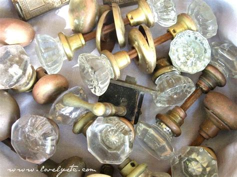 Dresser Update With Vintage Door Knobs