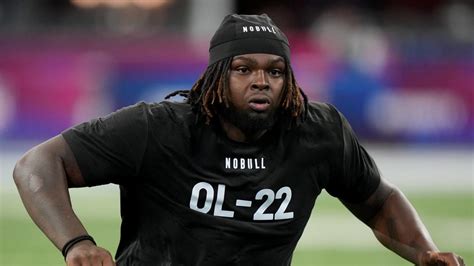 jaguars select ot anton harrison at no 27 yardbarker