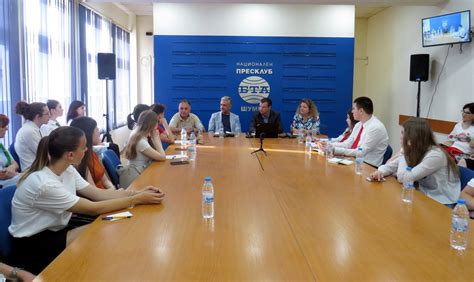 Ученици от 5 шуменски училища участваха в кръгла маса на тема „Нашата Европа“ ШУМ БГ