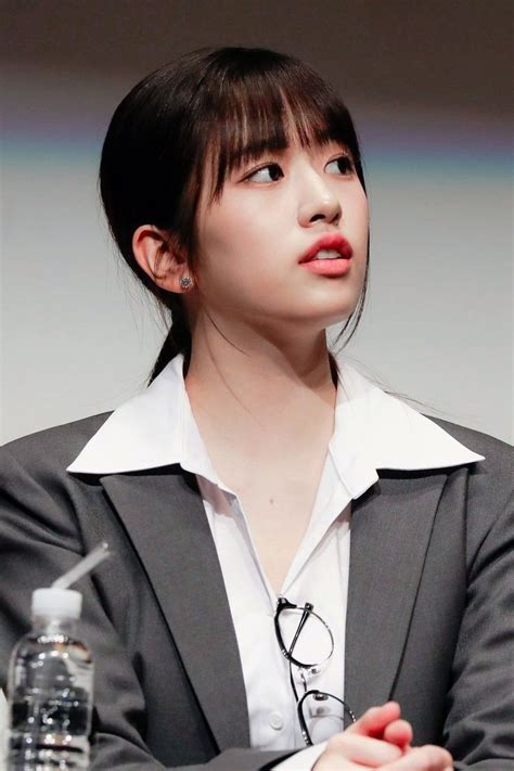 Pin By On I E Iz One Kpop Body