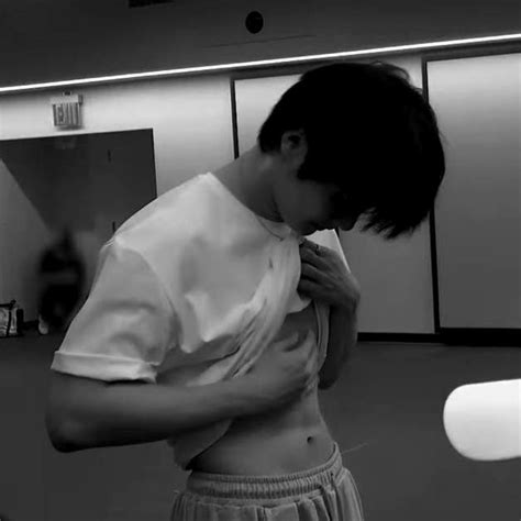 Пин от пользователя Qnmvx на доске Skz Милые парни Корейские мелодрамы Чувства