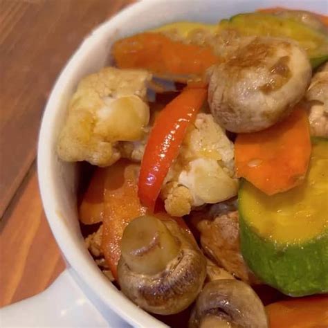 طرز تهیه خوراک مرغ آسیایی، یک غذای جدید و رژیمی