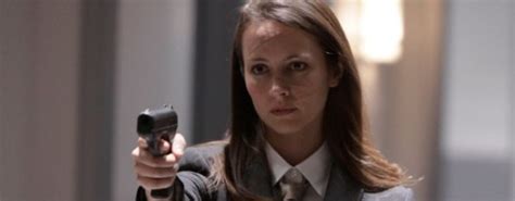 „grimm” Amy Acker Jako Czarna Wdowa