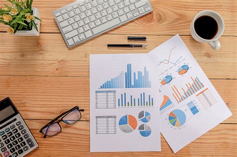 키보드 노트북 펜 컵 커피와 꽃의 사무실 책상 테이블 복사 공간 평면도 0명에 대한 스톡 사진 및 기타 이미지 Istock