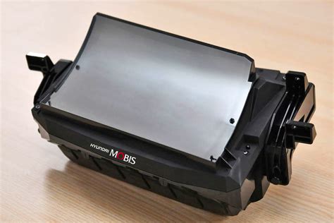 앞유리 전체가 디스플레이 미래 자동차에 적용될 놀라운 신기술 공개