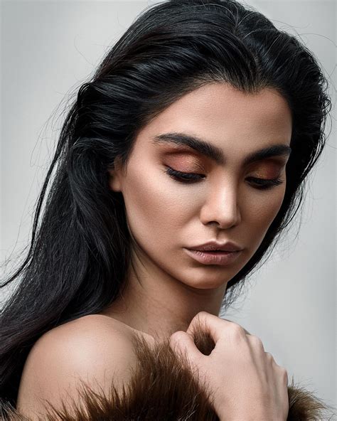 ‎rozhin Hosseini روژین حسینی‎ ‎شما نمی‌دانید چه قدرتی در سکوت نهفته