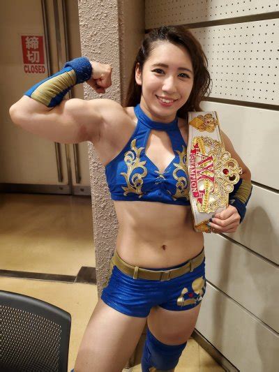 Girl Biceps Rock Tumbex