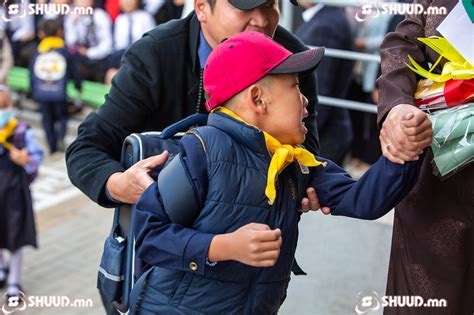 ФОТО Хүүхдийн инээд цалгисан хичээлийн шинэ жил