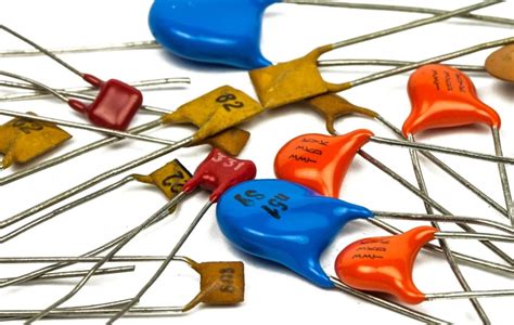 Film Vs Ceramic Capacitor Whats The Difference Nerdytechy