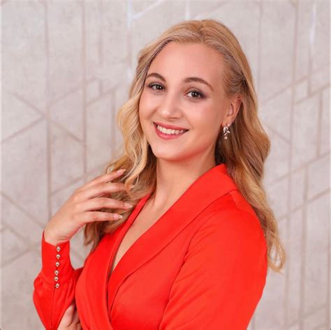 Открийте Магията на Танц Мандала 🌟 Заповядайте на нашите занимания по танц мандала и изпитайте