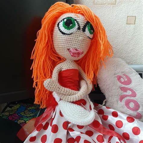 Рыжая кукла с большими глазами | Crochet hats, Crochet, Handmade