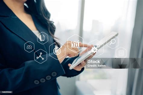 디지털 데이터 다이어그램 및 차트를 사용한 비즈니스 분석 개념입니다 개념에 대한 스톡 사진 및 기타 이미지 개념 경제 고객 Istock