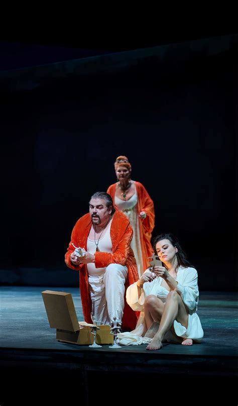 Salome Returns To Tumultuous Welcome Barczablog