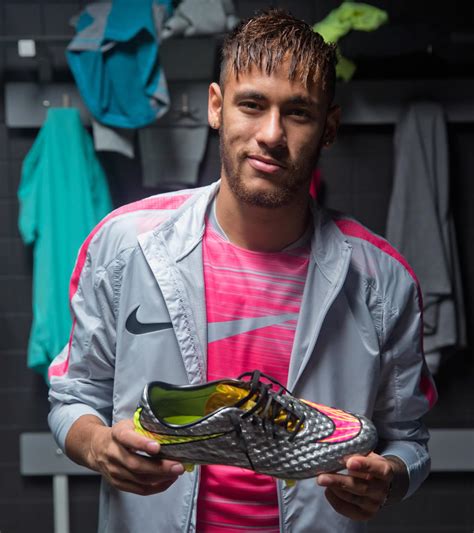 Neymar Hypervenom Derio