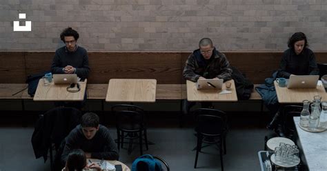 카페에 있는 사람들 사진 Unsplash의 무료 여자 이미지