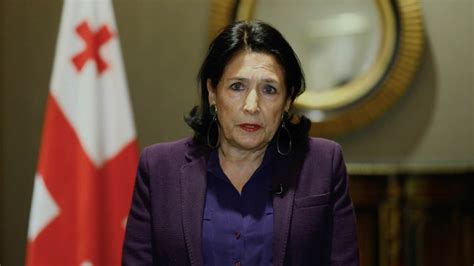 „საზოგადოებას ვულოცავ პირველ გამარჯვებას“ — პრეზიდენტი Netgazeti • რუსული კანონი • სალომე