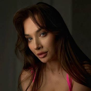 Azzurra Moretti Babe Page Watch This Adult Model On FreeOnes