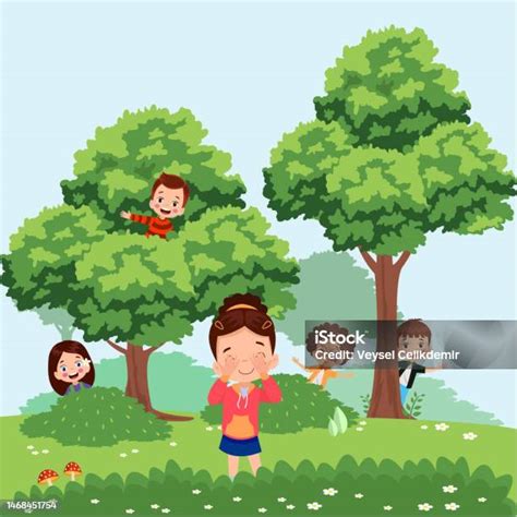 เด็กมีความสุขน่ารักเล่นซ่อนหา ภาพประกอบสต็อก ดาวน์โหลดรูปภาพตอนนี้ กลางแจ้ง การตั้งค่า