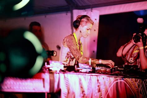 Aussie Dj Ruby Rose Shorthairedhotties