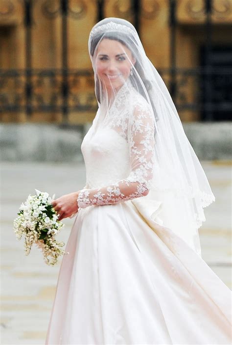 Kate Middletons Alexander Mcqueen Wedding Dress Vogue