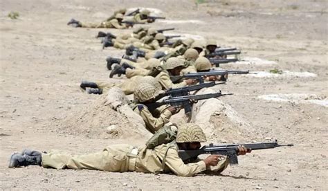 बलूच लिबरेशन आर्मी क्या चाहता है पाकिस्तान में ट्रेन अग़वा कर यात्रियों को बंधक बनाने वाला