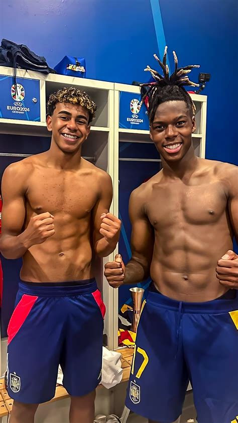 Lamine Yamal And Nico Williams Futebol Cartoon Arte De Basquete Fotos