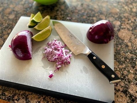 The Santoku Knife and Its Multifaceted Uses in Modern Kitchens