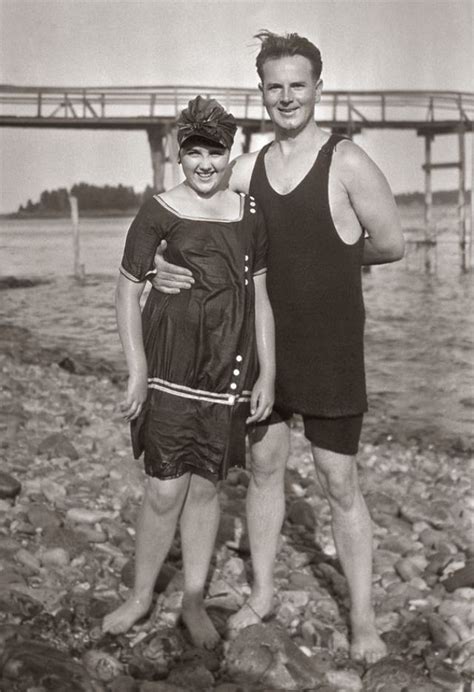 40 Vintage Photos That Defined Bathing Suits In The Early 20th Century