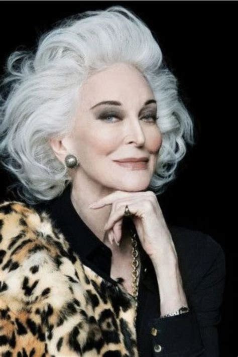 Top 12 Older Women Models To Embrace Ageless Beauty