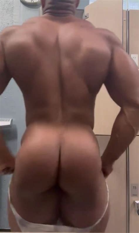 Big Booty Bodybuilder Changing In Lockerroom ThisVid Com