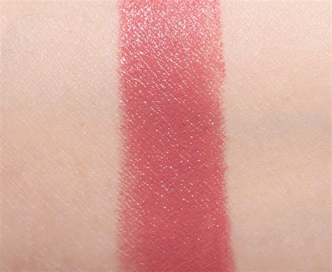 MAC Cosmo Lipstick Review & Swatches