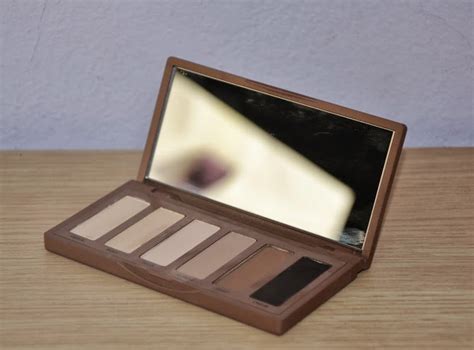 Review Urban Decay Naked Basics Suhrya