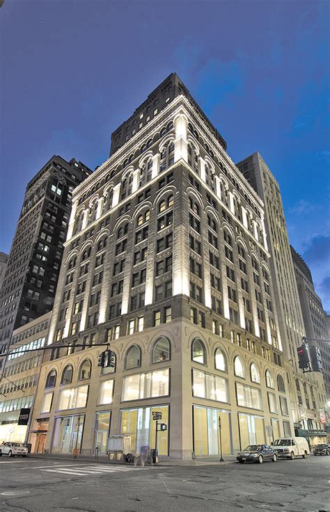 292 Madison Ave Attracts Attention Of Passersby And A Prominent Retail