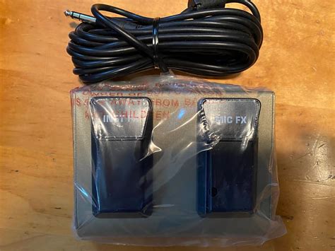 Behringer Fs112acx Footswitch Reverb