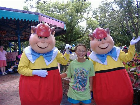Tweedle Dee And Tweedle Dum Fantasyland Magic Kingdom Vacation Pictures