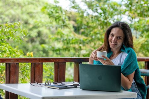 De Hambre No Me Muero