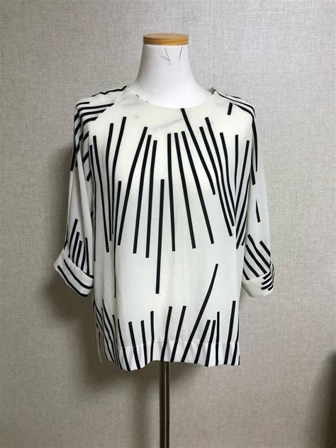 줄무늬 하얀 블라우스 헬로마켓