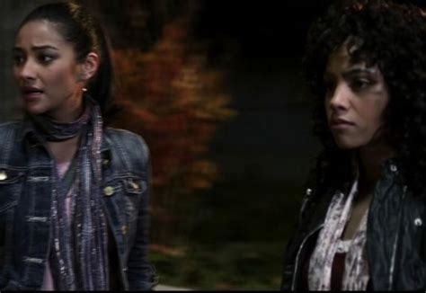 Emily And Maya Photo Emily And Maya Maya Photo Pretty Little Liars Photo