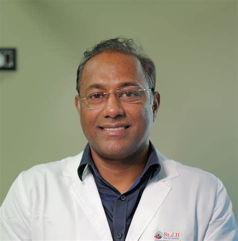 Dr Sunil Paul Top Orthopedics Doctor In Kochi Kerala