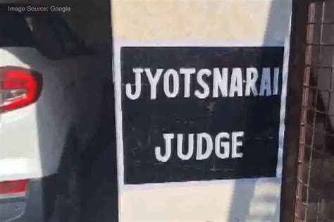 Case Of Suicide Of Female Judge Jyotsna Rai In Budaun Dead Body Found Hanging Police Engaged