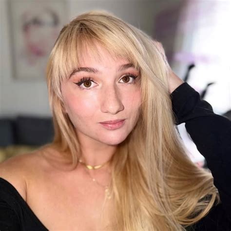 Alina Hersch Alina Hersch • Threads Say More