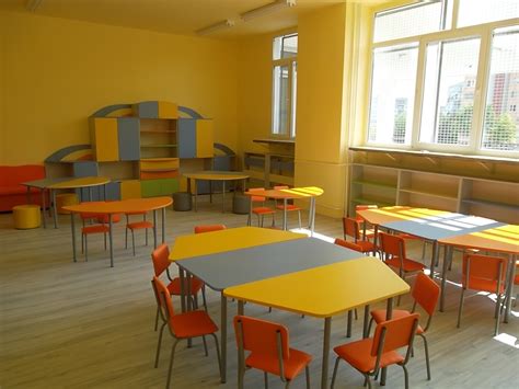 Мебели за училища и детски градини БЪЛГАРСКА УЧИЛИЩНА ИНДУСТРИЯ